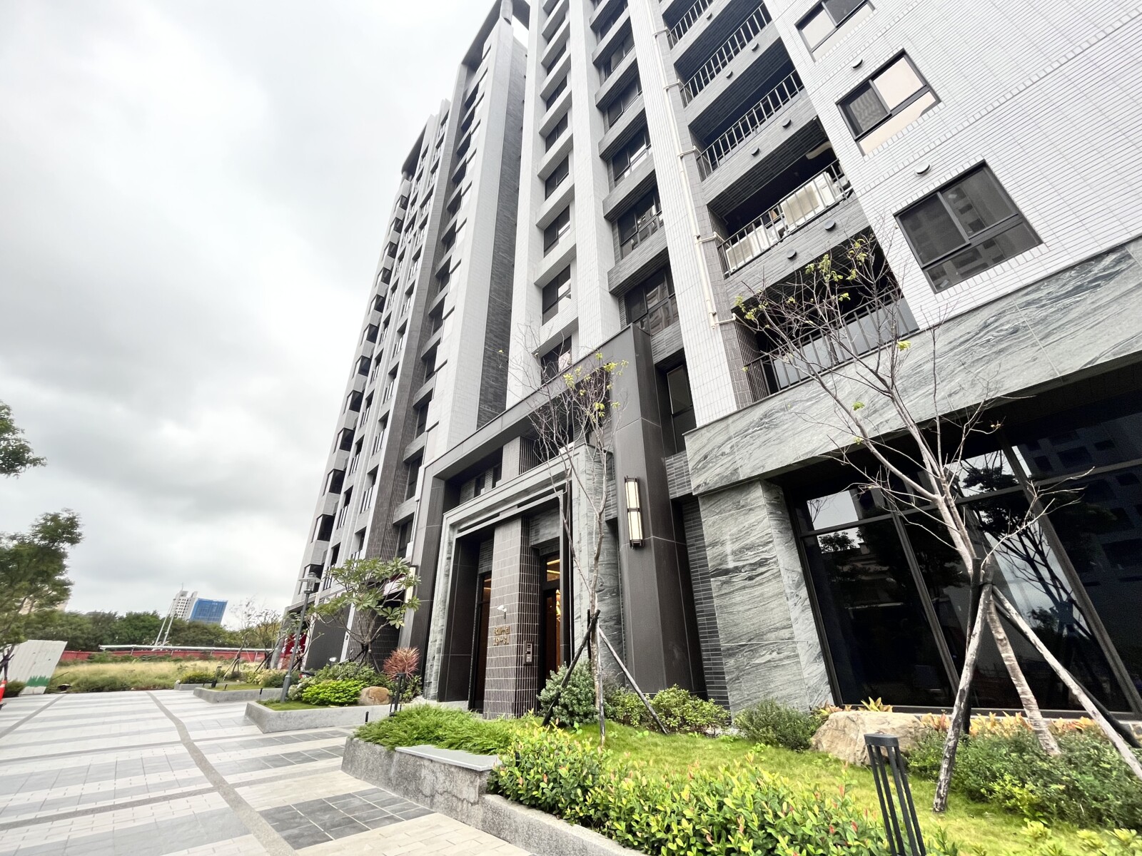 Fun House方好桃園市中壢區永順一街電梯大廈阿騰獨家青埔a18全新未入住兩房雙車 房屋出租 樂屋網
