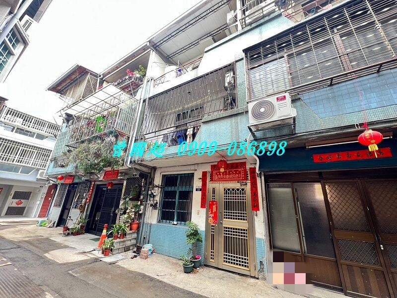 秒殺，低於市價【三豐路透天】近豐原體育場豐原國中 台中市豐原區買房子、房屋出售 樂屋網
