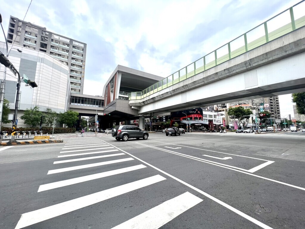 台中市北屯區崇德路一段透天厝捷運g6站崇德路漢口路土地50坪大透店 房屋出售 樂屋網