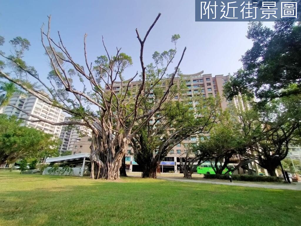 浪琴嶼高雄市左營區城峰路電梯大廈美術館旁~景觀4房雙平車三衛開窗 房屋出售 樂屋網
