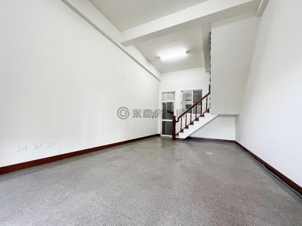高雄市仁武區水管路三段透天厝透天012 仁武臨路透店9 房屋出售 樂屋網