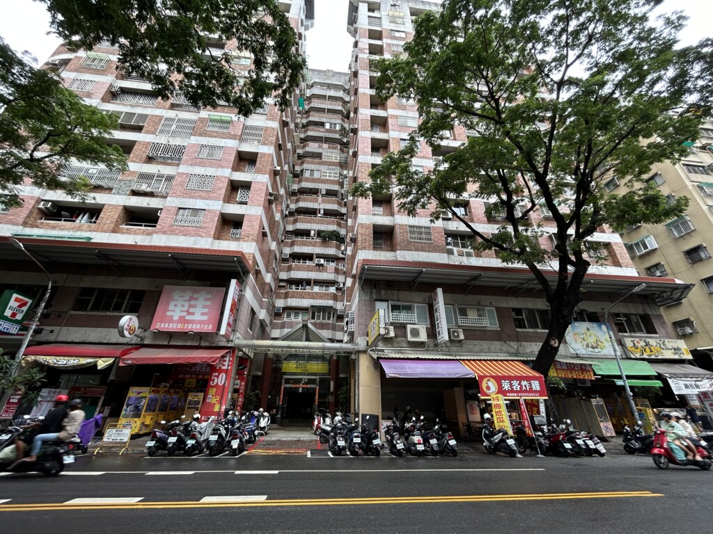 御觀邸高雄市苓雅區武廟路電梯大廈正武廟捷運商圈高樓層景觀雙陽台生活宅 房屋出售 樂屋網