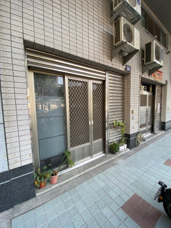 陽光普照台中市南區文心南十路店面中山醫新八期綠園道黃金店面 房屋出售 樂屋網