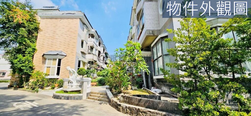 高雄市鳥松區山腳路透天厝圓山邊間大地坪人車分道社區別墅 房屋出售 樂屋網