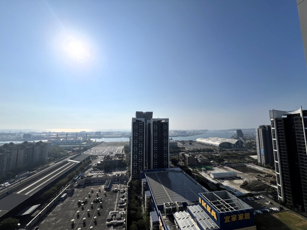 國城定潮高雄市前鎮區中華五路電梯大廈亞灣特區~國城定潮~海景綠景雙平車豪邸 房屋出售 樂屋網