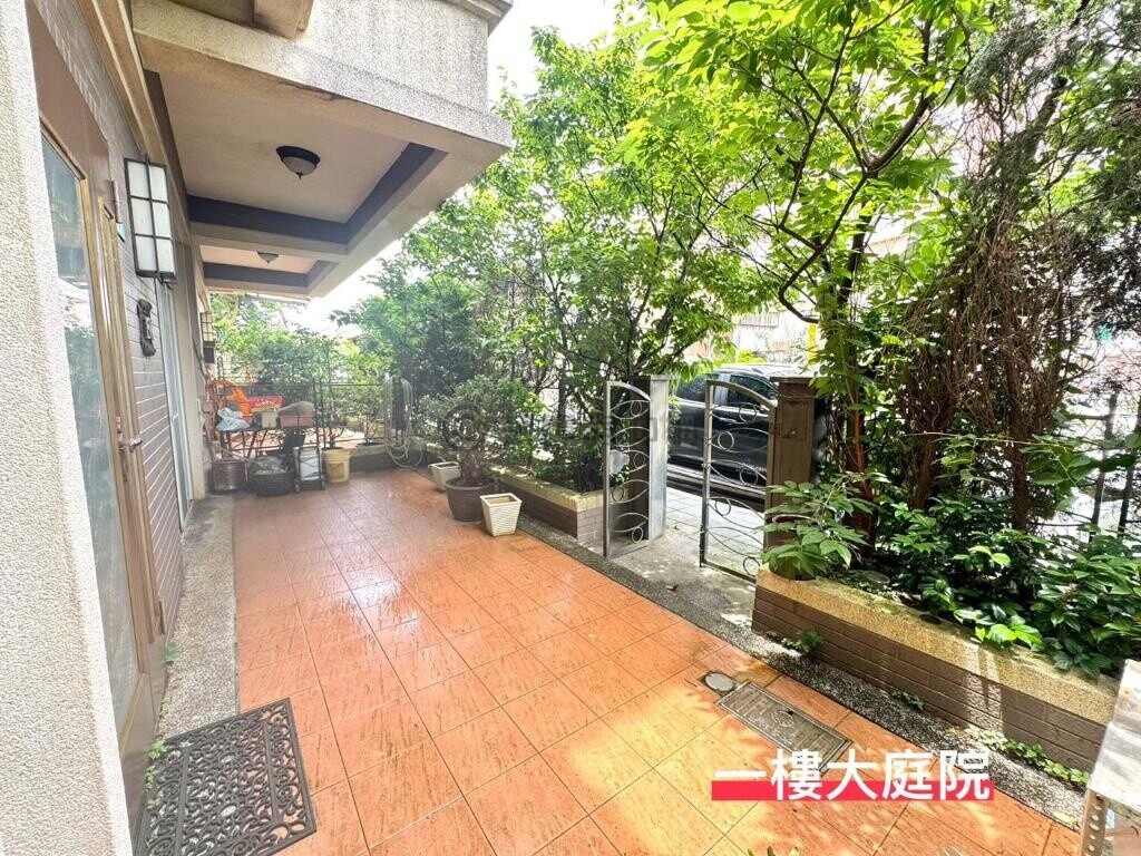 『有影片』美人嶼馬路旁門口可停車大庭院別墅可以買 新北市淡水區美人嶼海灣別墅 二期d區買房子、房屋出售 樂屋網