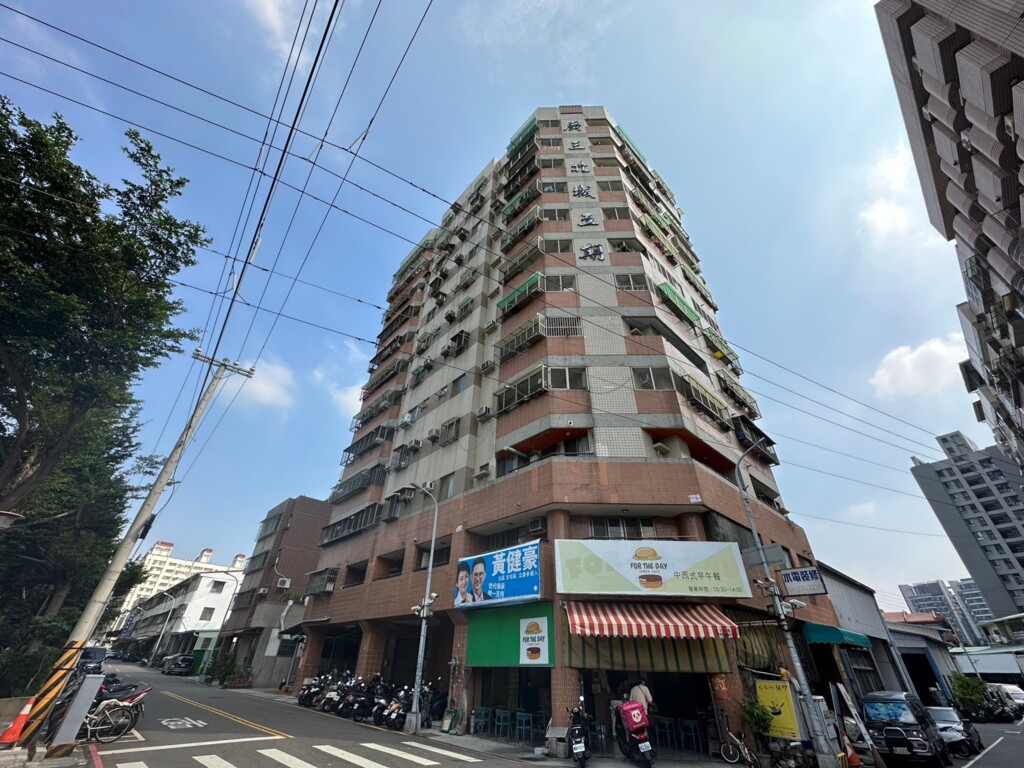 廣三北城no5台中市北區東成三街電梯大廈太原車站採光視野極佳高樓層2房~車位附近可租 房屋出售 樂屋網