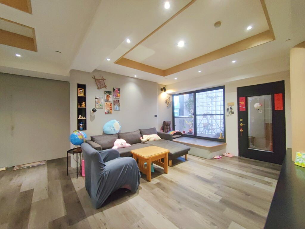 鄉林麗池台中市西區忠明南路電梯大廈⭐台中買屋⭐勤美商圈百萬精裝3面採光4房雙平車 房屋出售 樂屋網