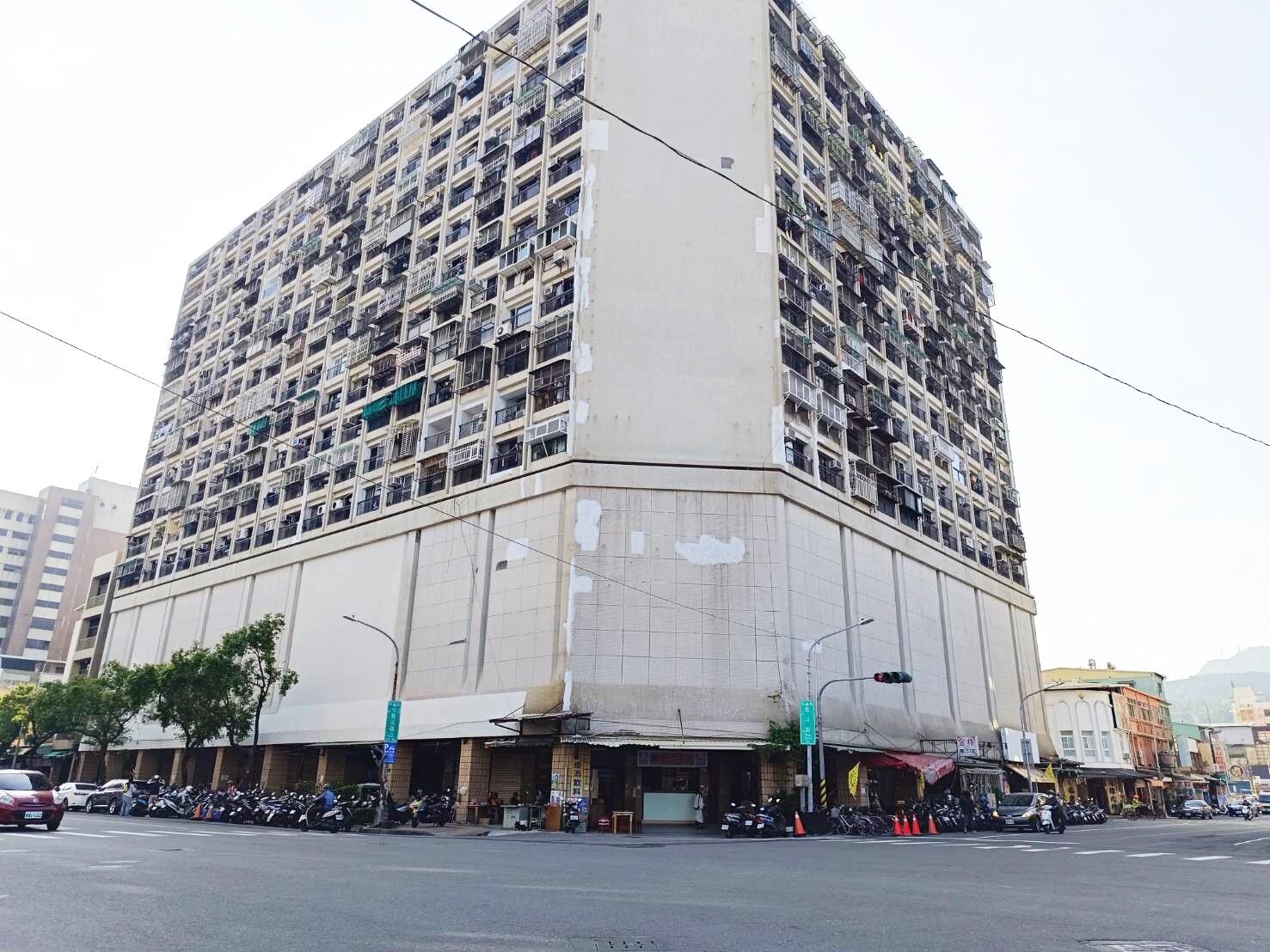 租不如買！低總價高投報收租套房 高雄市鹽埕區七賢大樓地上權買房子 樂屋網