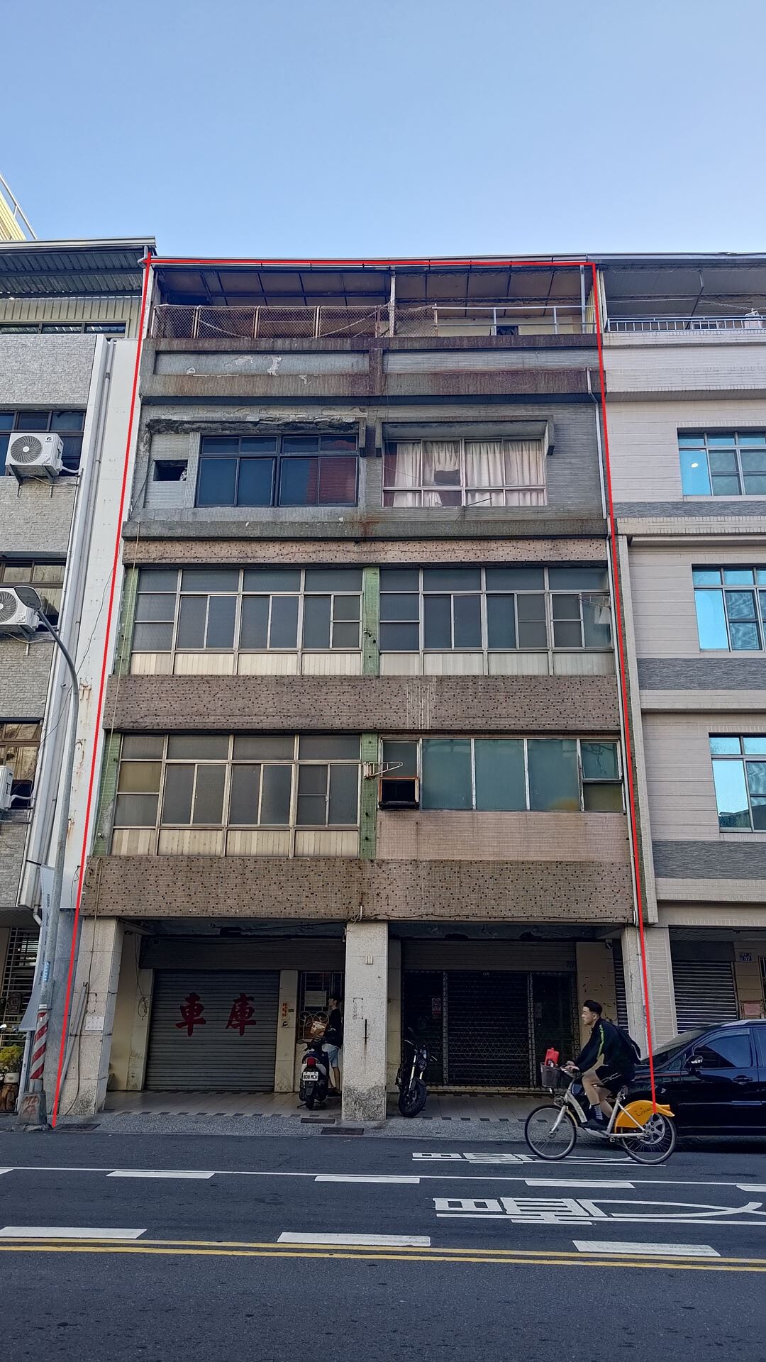 近西子灣捷運站口9米面寬大地坪金店面 高雄市鼓山區買房子、房屋出售 樂屋網