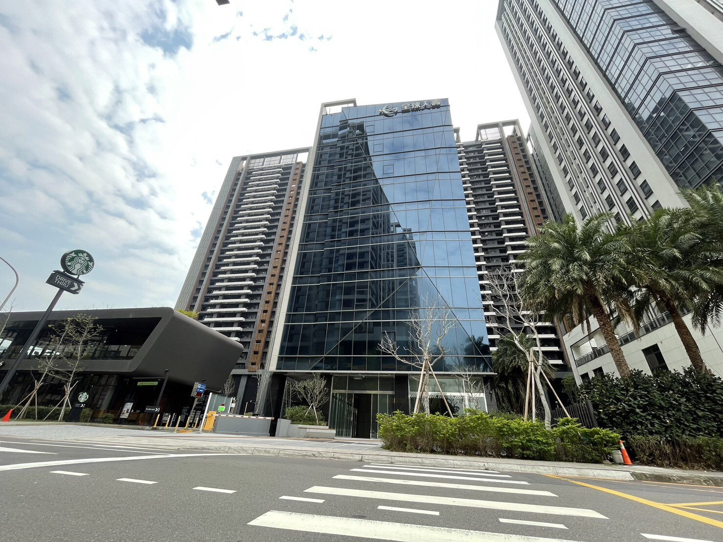 新竹市東區埔頂二路辦公關埔重劃區商辦出租～全球廣場 房屋出租 樂屋網