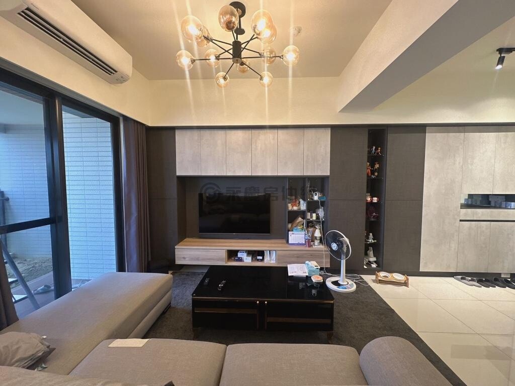 銳揚新天第高雄市鳳山區國慶九街電梯大廈銳揚新天地 景觀大陽台 精緻裝潢21房平車 房屋出售 樂屋網