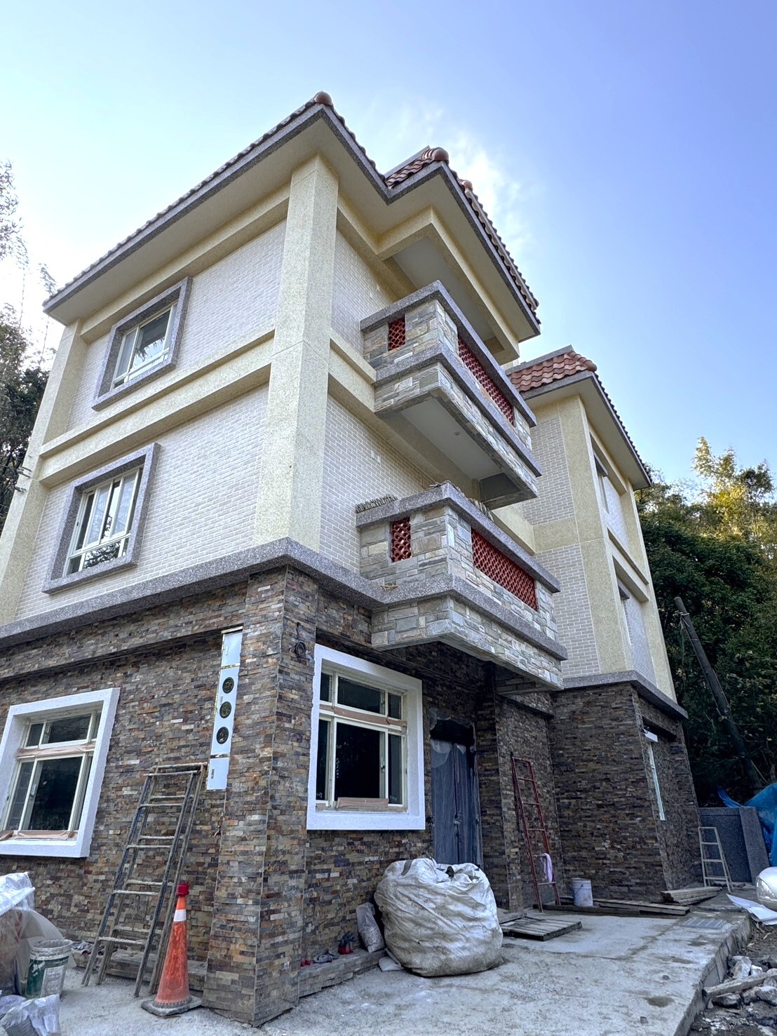 楊梅稀有獨棟電梯豪宅~老莊路全新屋齡電梯美別墅 桃園市楊梅區買房子、房屋出售 樂屋網