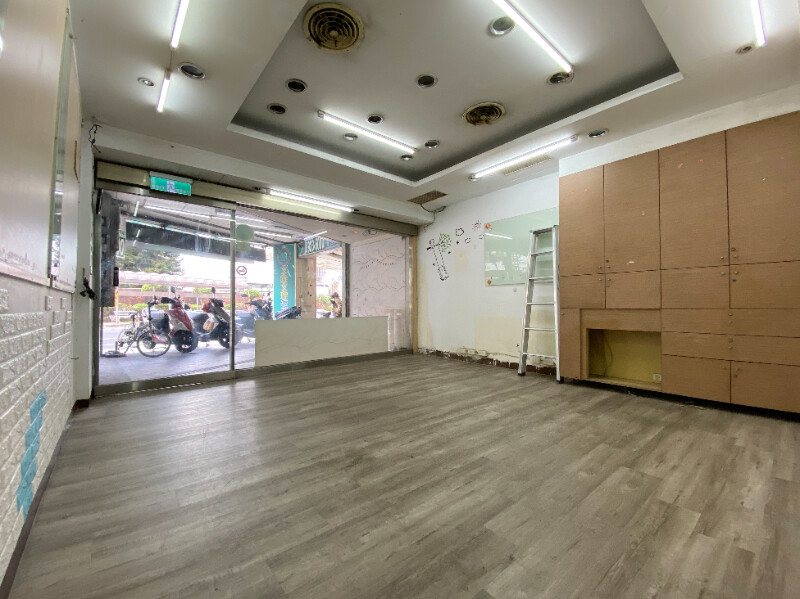 新北市中和區興南路一段|捷運南勢角站|1~2樓黃金店面☎️邱s出租 樂屋網