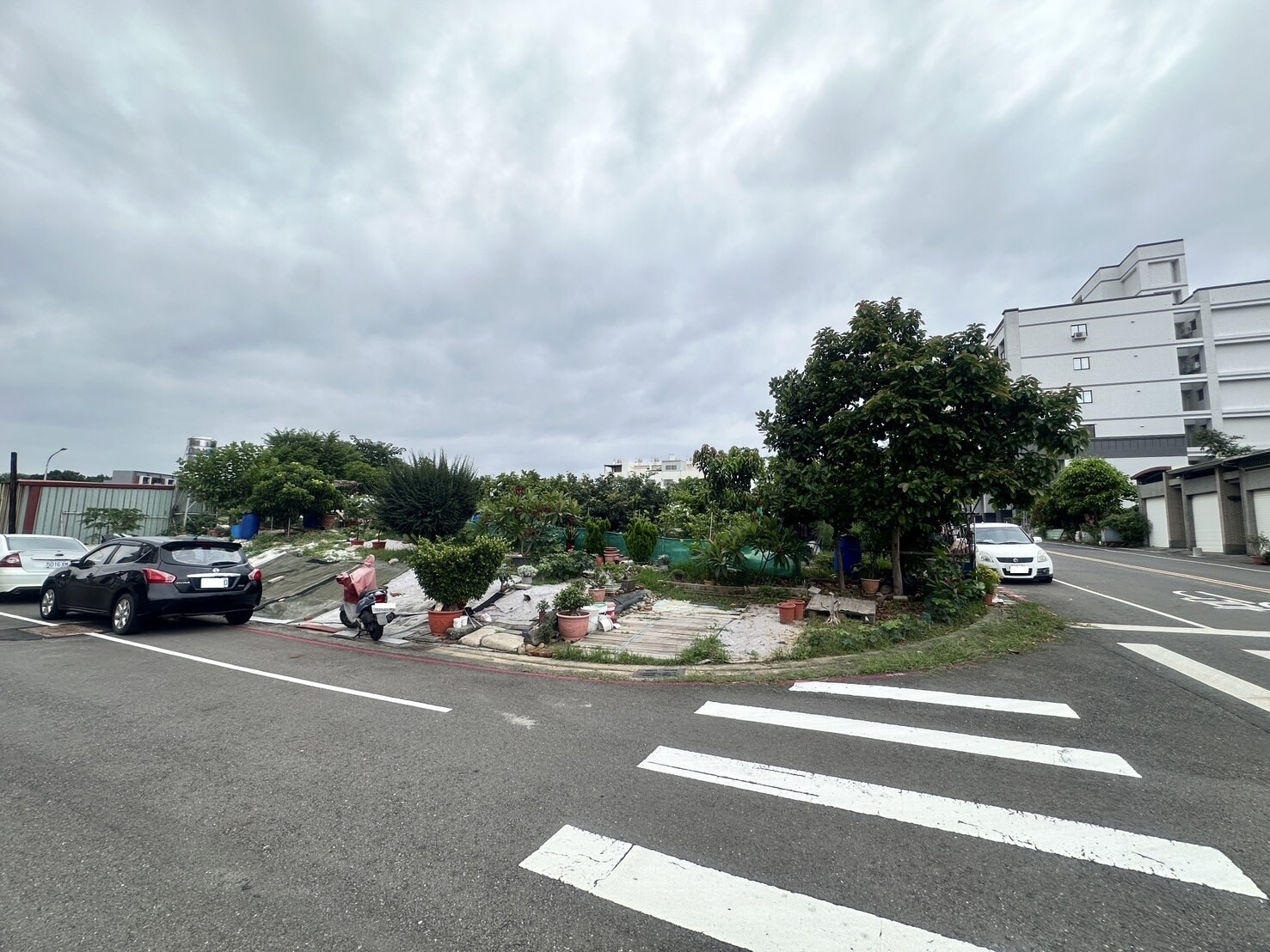 建地【高坪全家】雙面臨路三角窗商業區建地皮哥高雄市小港區坪頂段 樂屋網 土地買賣