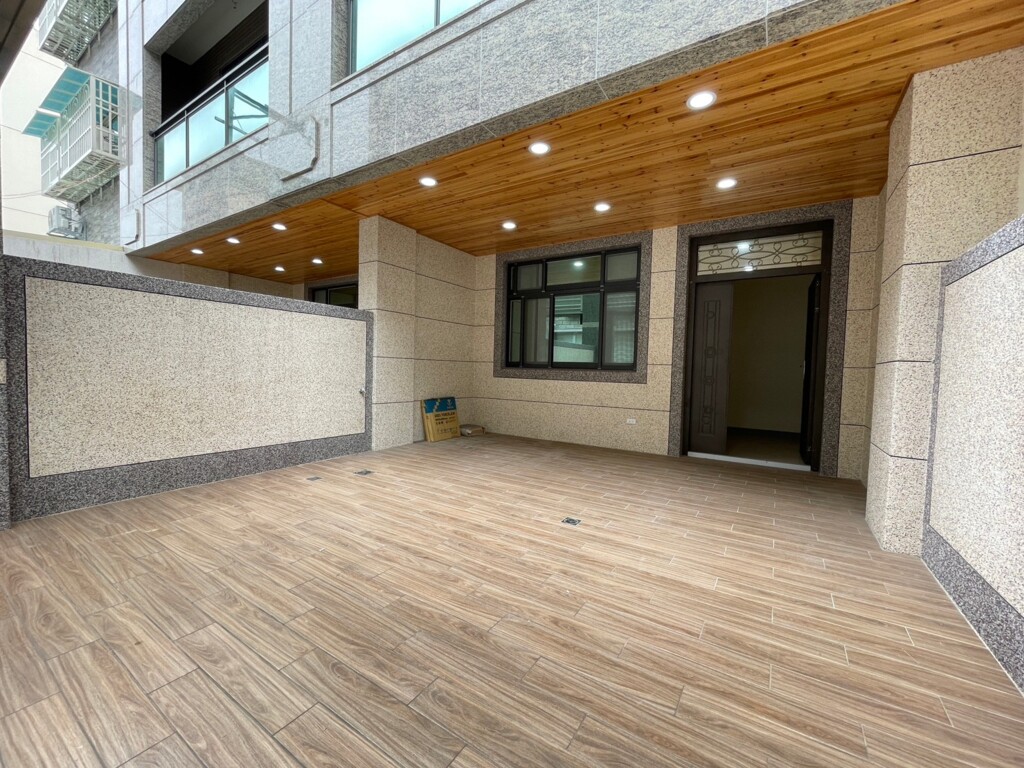 桃園市平鎮區南豐路別墅平鎮南豐商圈透天別墅前院停車 房屋出售 樂屋網