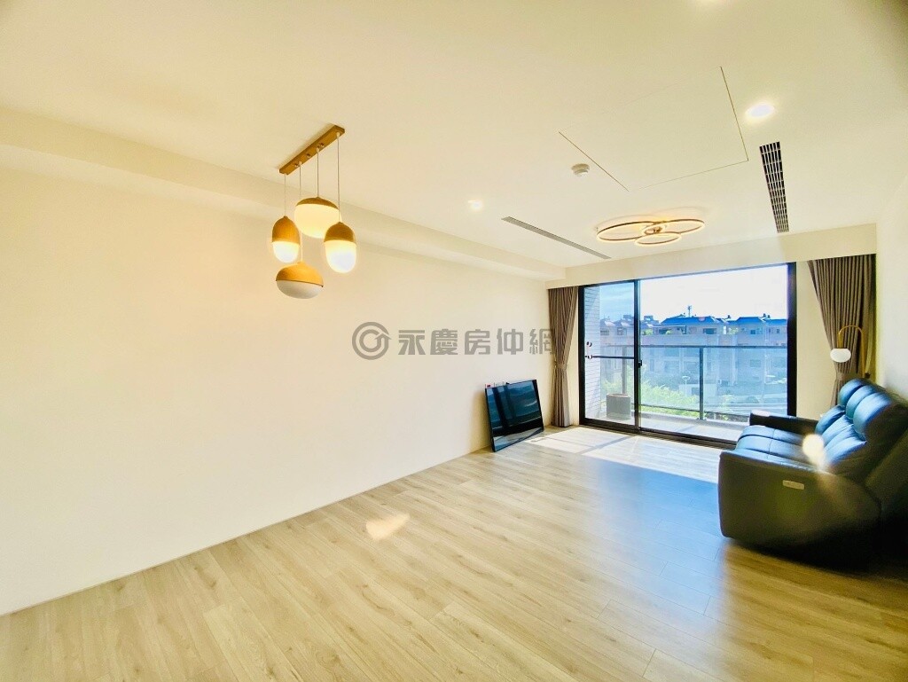 登陽一溪雲台中市北屯區南興路電梯大廈專任~~登陽一溪雲四房雙車百萬裝潢戶 房屋出售 樂屋網