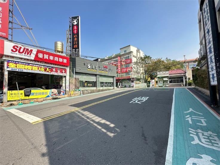 高雄市鳳山區青年路二段店面青年路二段1+2樓角窗店面 房屋出租 樂屋網