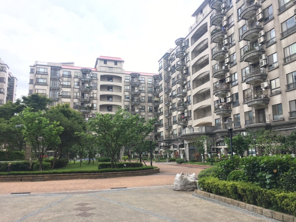 綠灣新北市新店區安祥路電梯大廈綠灣邊間稀有三房車位 卓越菁英團隊 房屋出售 樂屋網