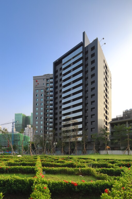 太普藏風景高雄市鼓山區美術北五街電梯大廈♫ 黃瀅庭♫美術館太普中高樓31房平車輕屋齡 房屋出售 樂屋網