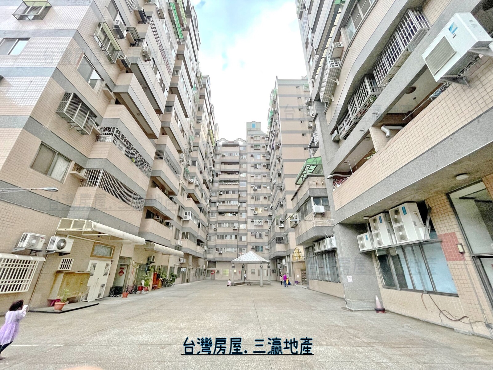 望族no2台中市南區復興北路電梯大廈宸 中山醫|雙鐵共構美三房平車 台中大樓首選 房屋出售 樂屋網