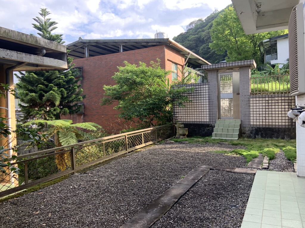堪農山莊新北市汐止區汐萬路三段別墅堪農獨棟景觀四房庭院別墅自設車庫 房屋出售 樂屋網