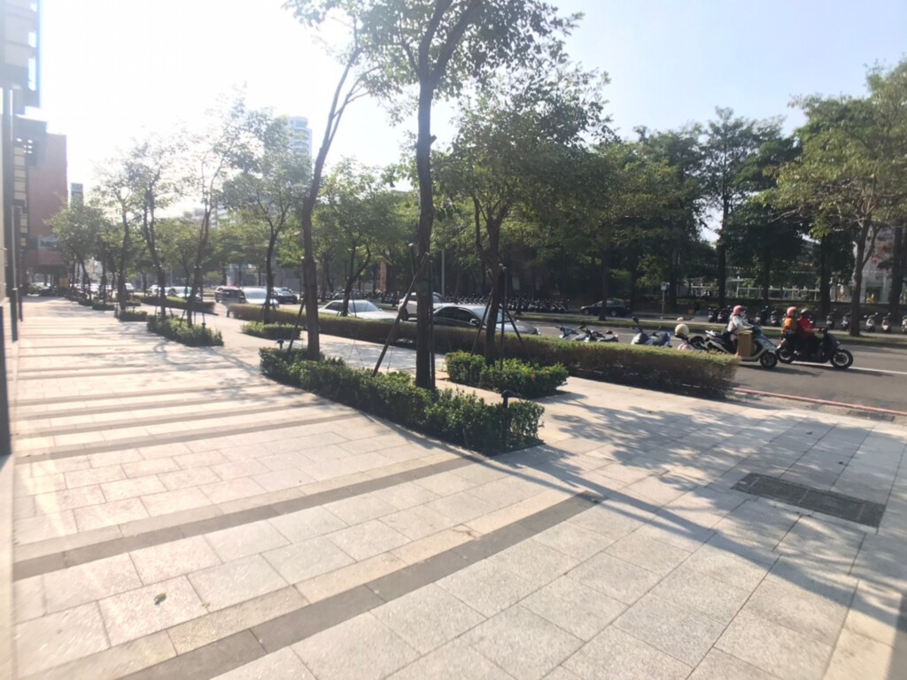 國泰馥yoo高雄市左營區博愛三路電梯大廈r15國泰建設yoo大面寬增值店面 房屋出售 樂屋網