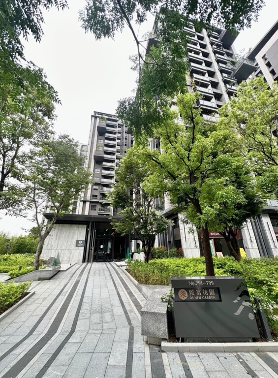 敦富花園台中市北屯區敦富路電梯大廈『獨家』鉅陞敦富花園~『宜居陽台』跳島戶。唯一釋出 房屋出售 樂屋網