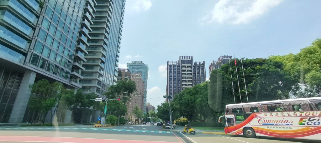 至尊寶座商業大樓台中市西區五權西路一段電梯大廈西區美術館旁黃金至尊寶座高樓商辦稀有釋出 房屋出租 樂屋網