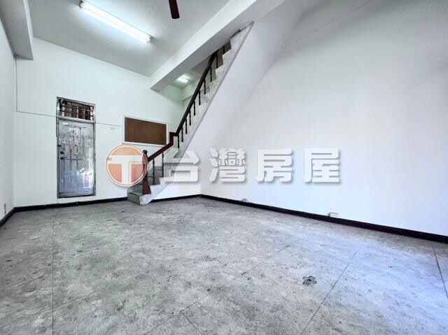陽光華廈台中市西區大忠南街電梯大廈國美館面河畔角間樓店♡ 房屋出售 樂屋網