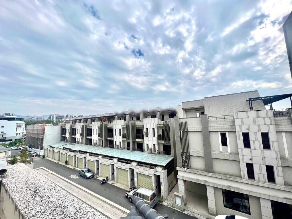 Ct新光特區|藝術家臨路別墅|四房可停雙車 台中市太平區買房子、房屋出售 樂屋網