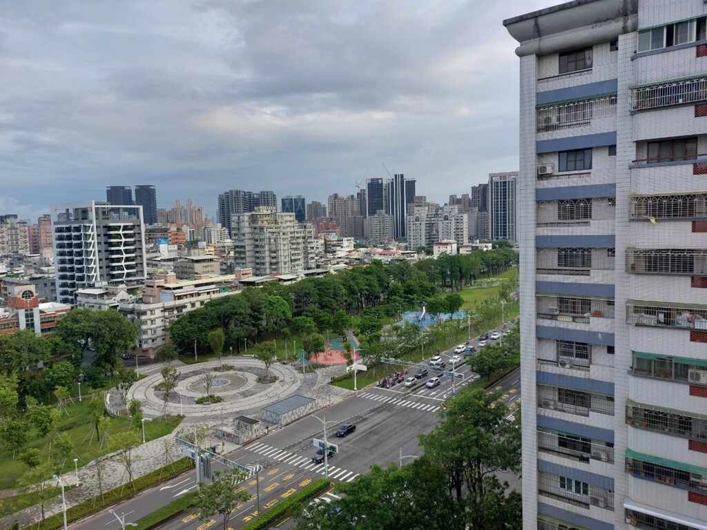 翠華國宅乙區高雄市左營區翠華路電梯大廈美術館台鐵左營站翠華國宅景觀大4房 房屋出售 樂屋網