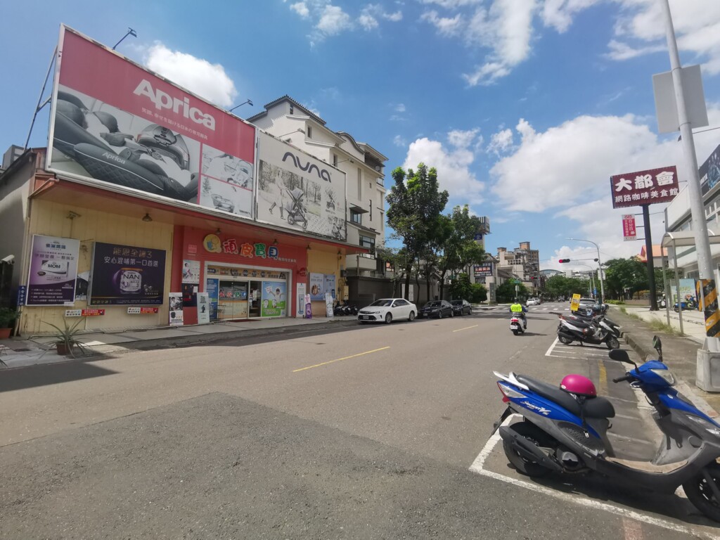 高雄市鳳山區文濱路店面文山特區19米大面寬店霸屋主惜售 房屋出售 樂屋網