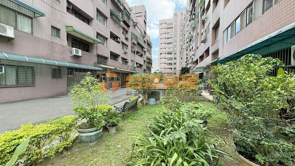 圓山芳鄰新北市泰山區泰林路二段電梯大廈圓山芳鄰綠蔭四房 新莊買屋賣屋台灣房屋新莊幸福店 房屋出售 樂屋網