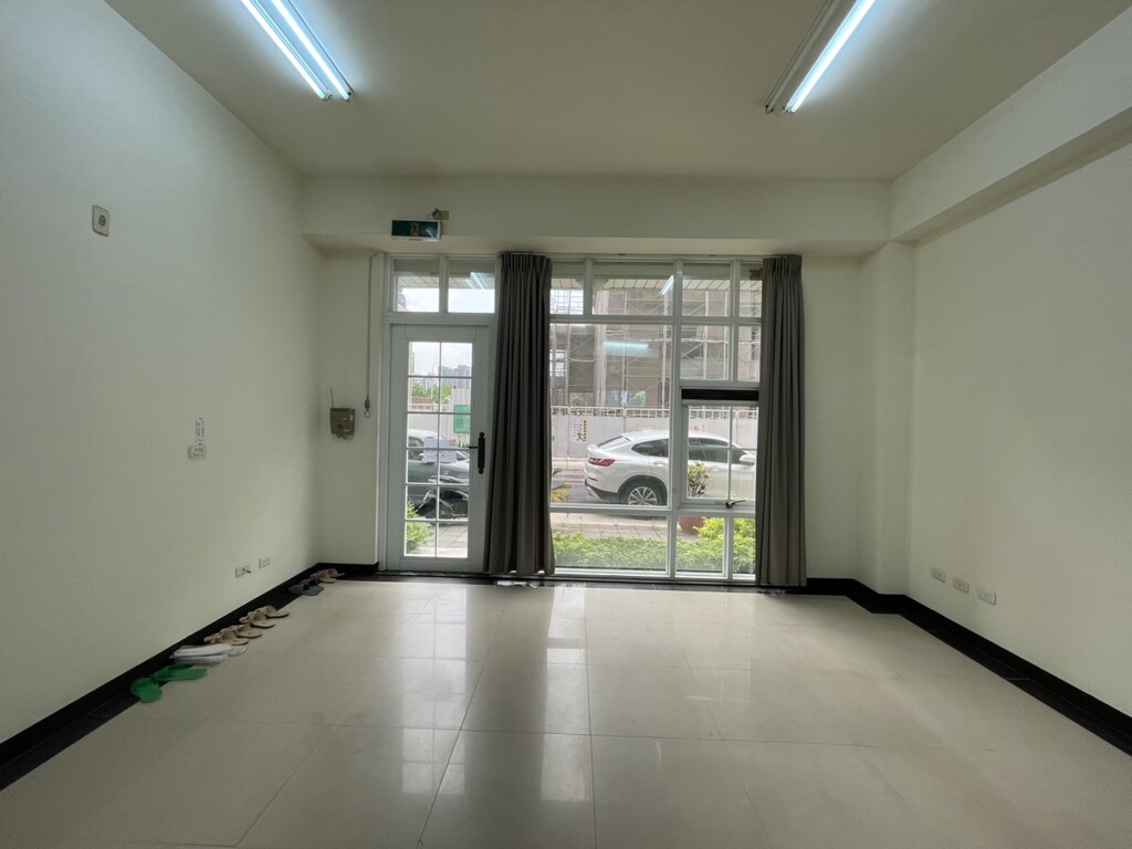 桃園市大園區致祥三街透天厝桃園青埔a18育嘉京品高鐵旁稀有透天店面 房屋出售 樂屋網