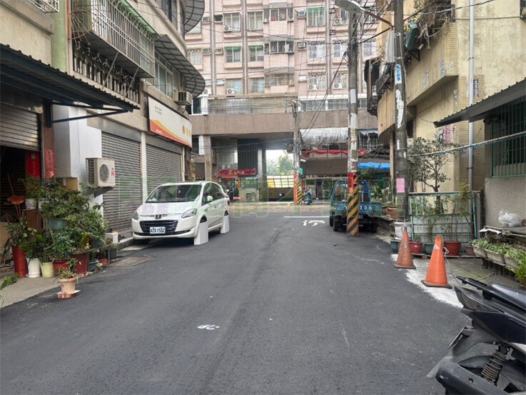 鳳山國中捷運翻新2樓美寓 高雄市鳳山區買房子、房屋出售 樂屋網