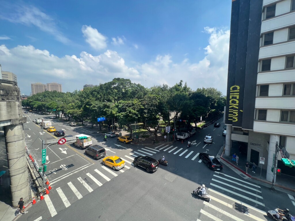 懷寧街74號華廈台北市中正區懷寧街電梯大廈專任附小面公園樹海美景 房屋出售 樂屋網