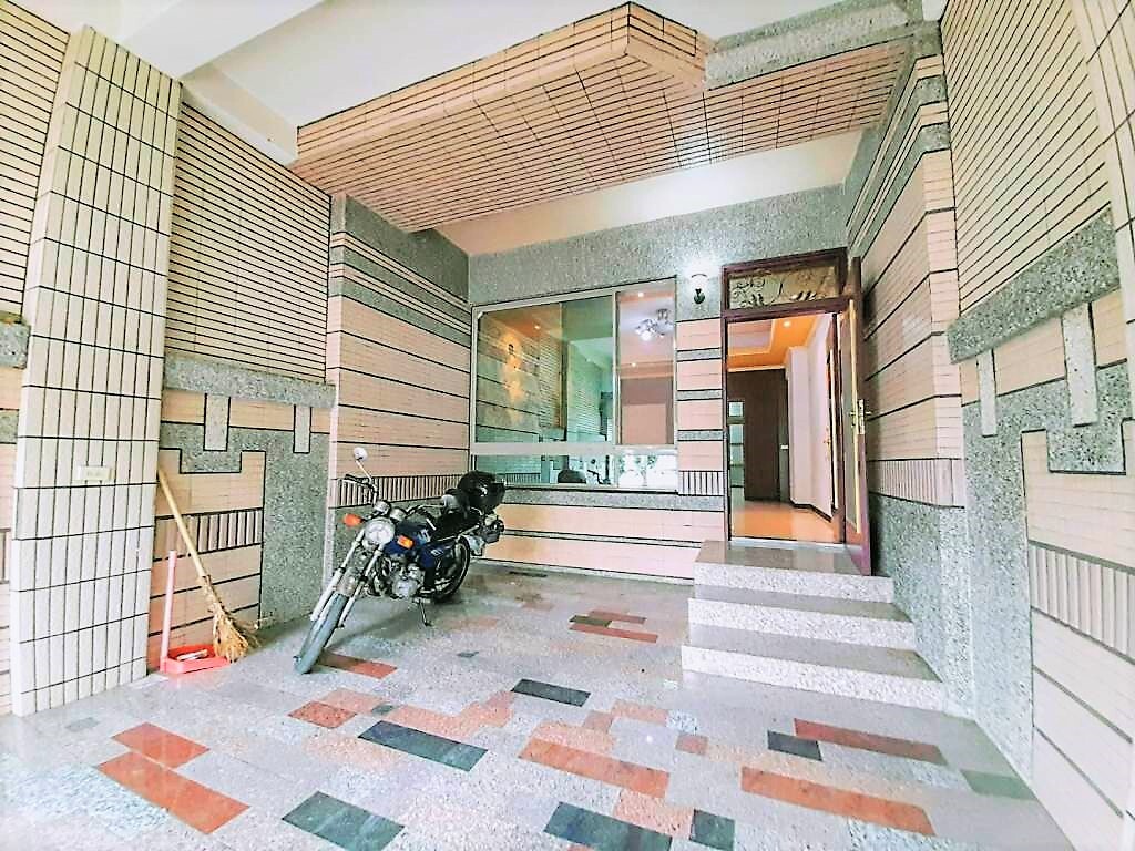 誠義大鎮2期a區高雄市鳳山區凱旋路透天厝中正預校凱旋路大墅 房屋出售 樂屋網