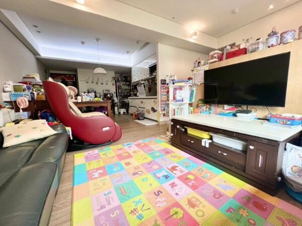 移動方城新竹市東區中華路一段電梯大廈唯一出售移動方城i棟高樓邊間採光31房 房屋出售 樂屋網