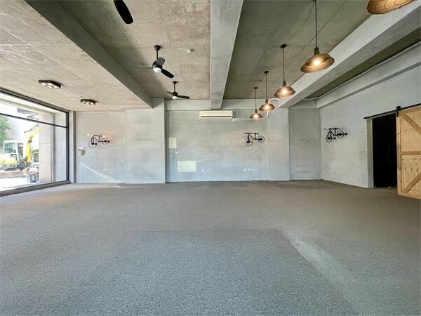 亨利威登no3高雄市仁武區霞海南二街透天厝大面寬 店面|左營榮總旁|霞海重劃區 房屋出租 樂屋網
