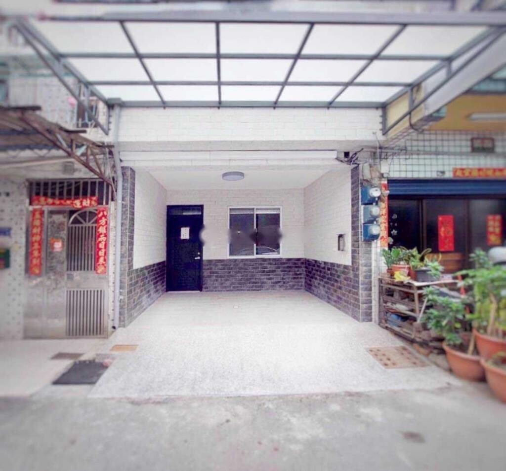 高雄市鳳山區中山東路透天厝鳳山國中捷運站vs黃埔公園翻新透天車墅 房屋出售 樂屋網