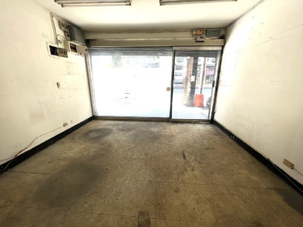 找竣羽絕對便宜新北市中和區景平路公寓竣羽 景安站店面★有二樓 ~您值得擁有 房屋出售 樂屋網
