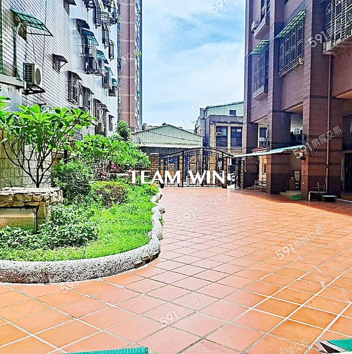 台北橋花園大廈新北市三重區中央南路電梯大廈 ️頂贏法拍|三重法拍|台北橋花園挑高採光三房車| 房屋出售 樂屋網