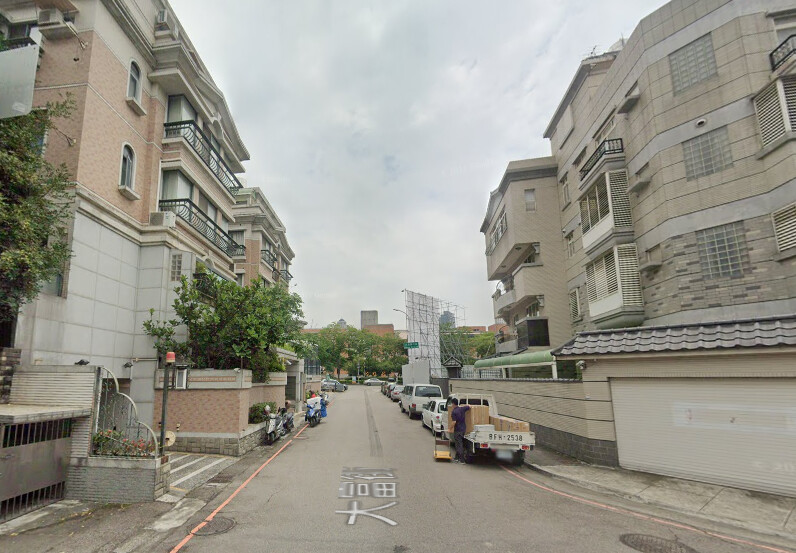 大富層峰台中市南屯區大富街別墅100公尺惠文高中七期挑高豪墅 房屋出售 樂屋網