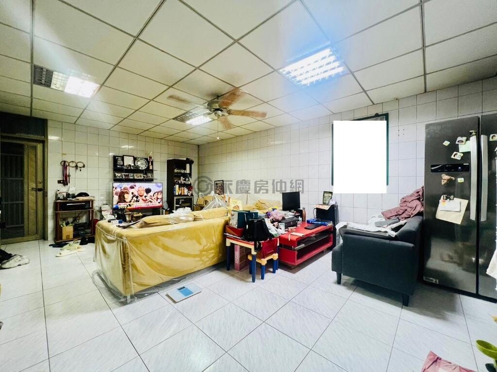 高雄市前鎮區德昌街公寓前鎮高中｜低總價邊間採光三房公寓2樓 房屋出售 樂屋網