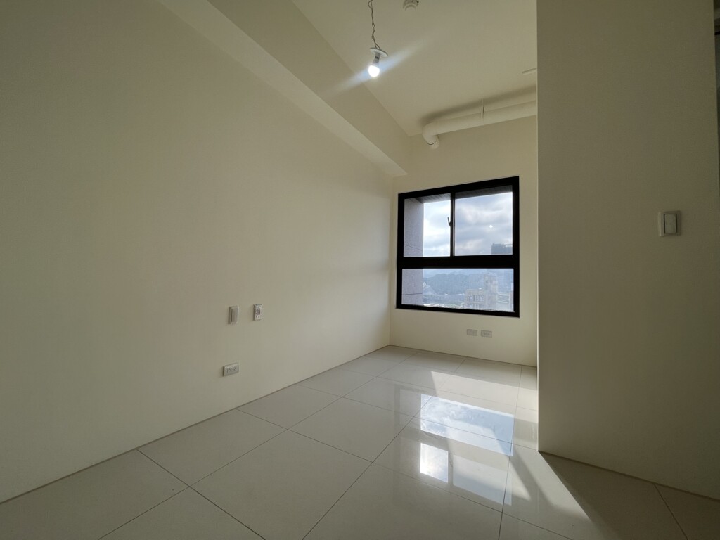 香榭帝寶台北市南港區重陽路電梯大廈全新~香榭帝寶 景觀2房 東森王威翔 房屋出售 樂屋網