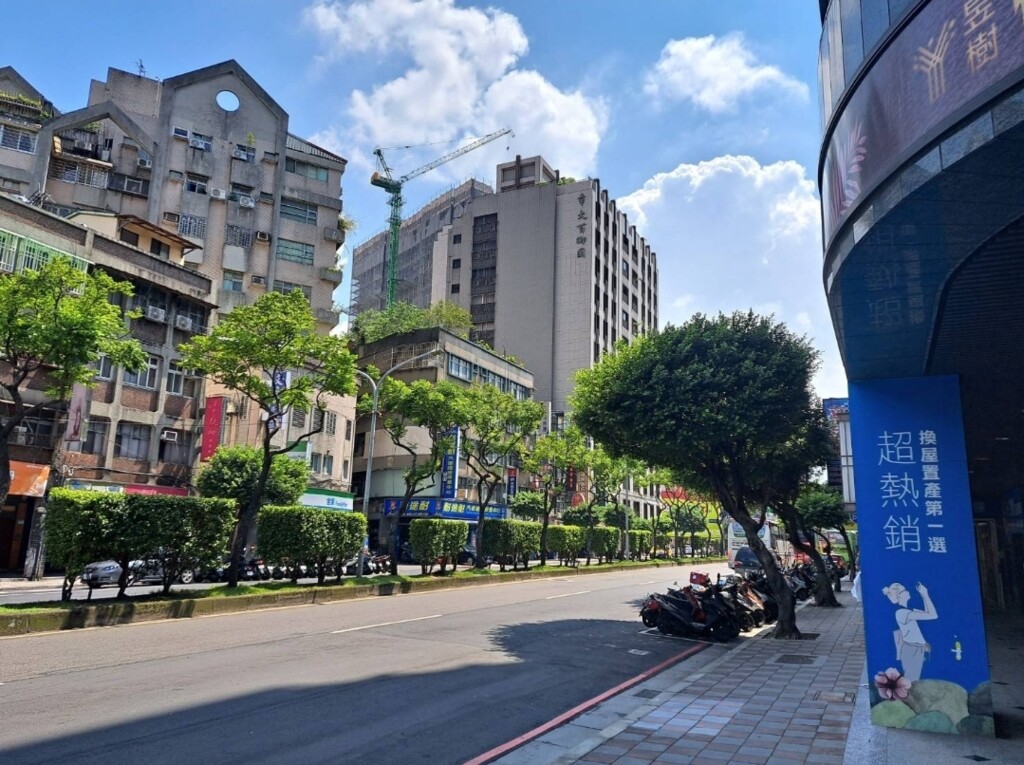 新北市三重區重陽路四段電梯大廈 台灣又誠推薦⭐捷運三重國小站低總價華廈4房 ️ 房屋出售 樂屋網