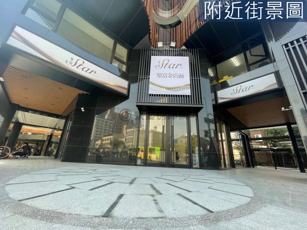 華尚star高雄市苓雅區四維四路電梯大廈亞洲新灣區稀有大面寬正三角窗傳家寶金店面 房屋出售 樂屋網