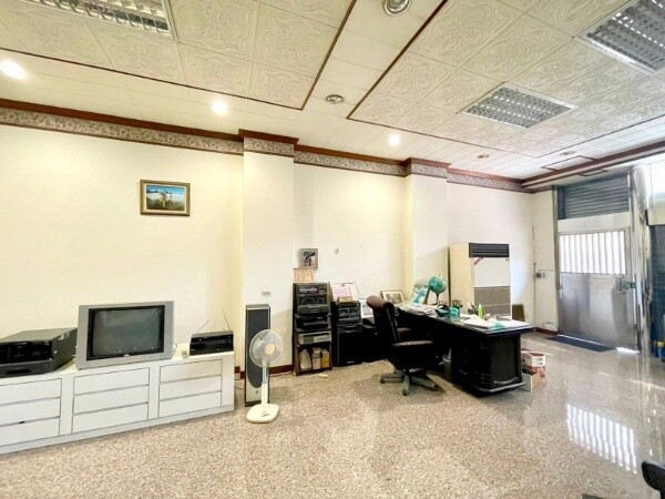 台南市北區文賢路透天厝文賢路稀有大地坪透天 房屋出售 樂屋網