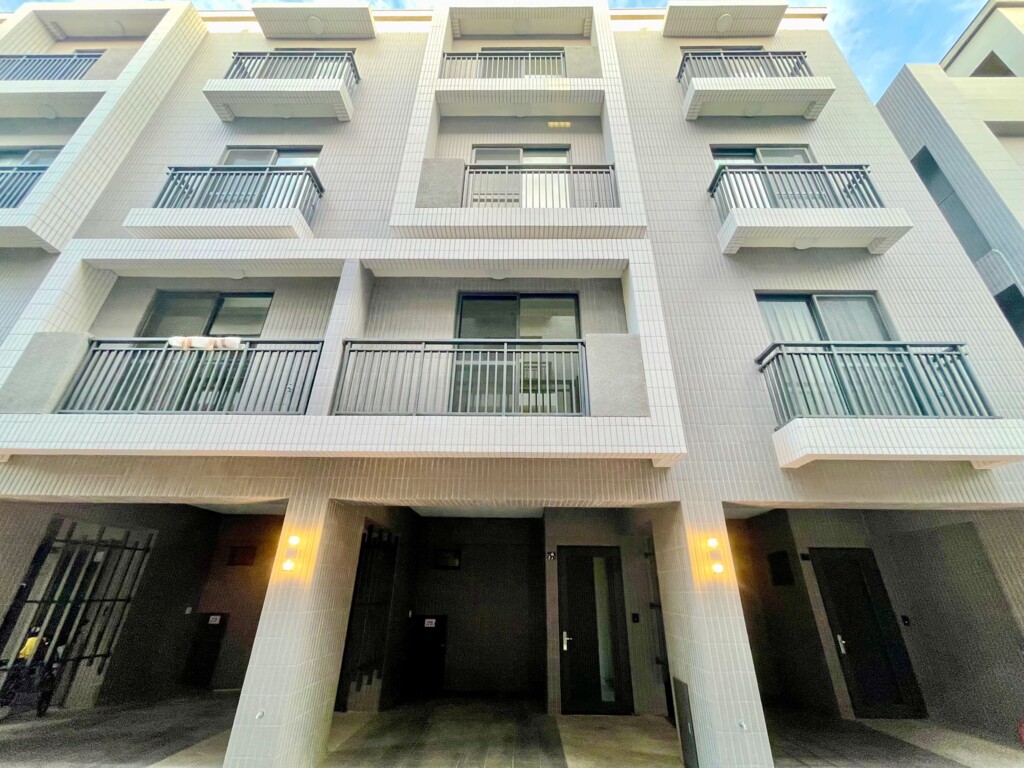 十六鉅日台中市沙鹿區平等八街透天厝北勢商圈全新社區別墅 房屋出售 樂屋網